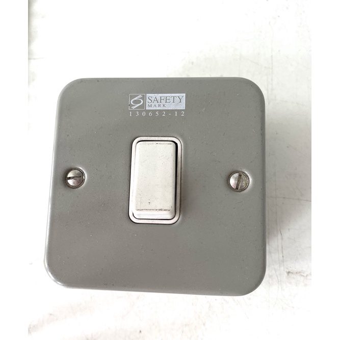 T&J 1G 2W metal socket switch M2511 -3